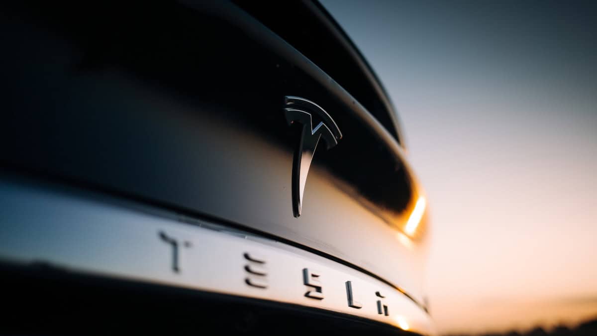 Tesla-Aktie: Analysten sehen „Top-Pick“ – ist das so? › sharedeals.de